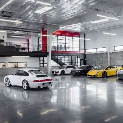 Luxury car storage in Gimli - Hangar 3